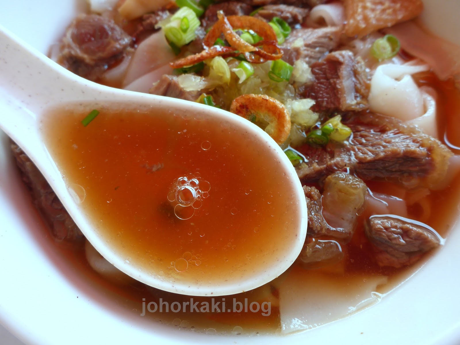 Famous Beef Noodles in Tangkak Johor 东甲牛腩面 |Tony Johor Kaki Travels for ...