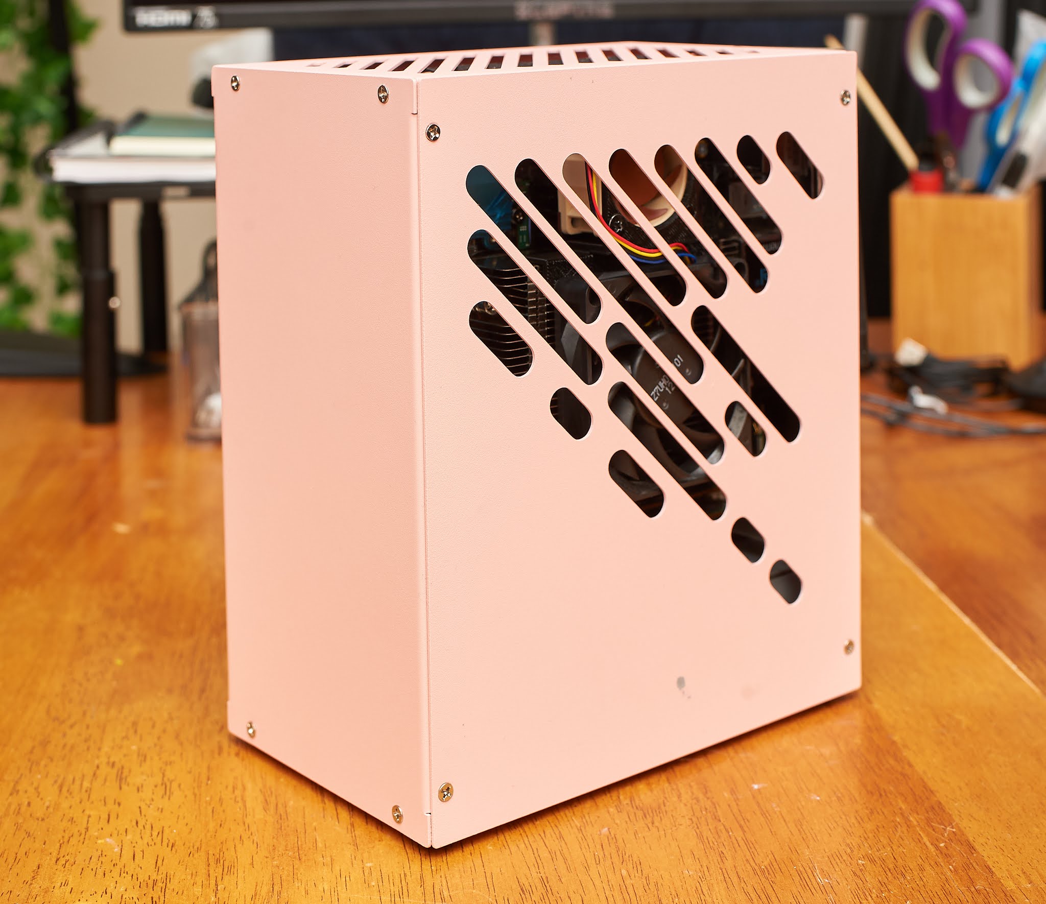 Isopack: The K39 mini-ITX case