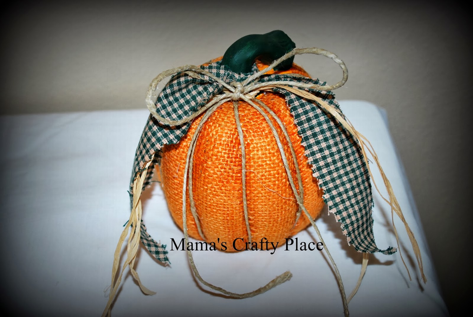 Mama's Crafts: 2 Ways To Decorate Ceramic Pumpkins