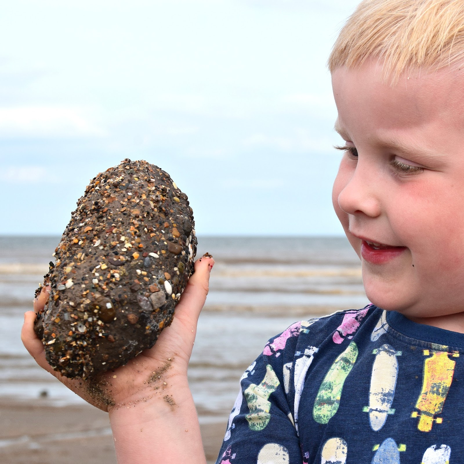 Wafflemama.: Exploring Moggs Eye Beach || Lincolnshire