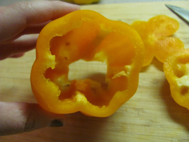 Everything Evie: How To Cut a Pepper