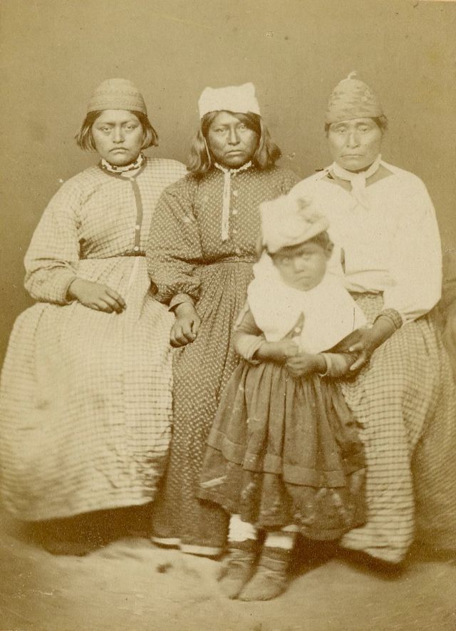 Amazing Photos Capture Portraits of Modoc People During and After the ...