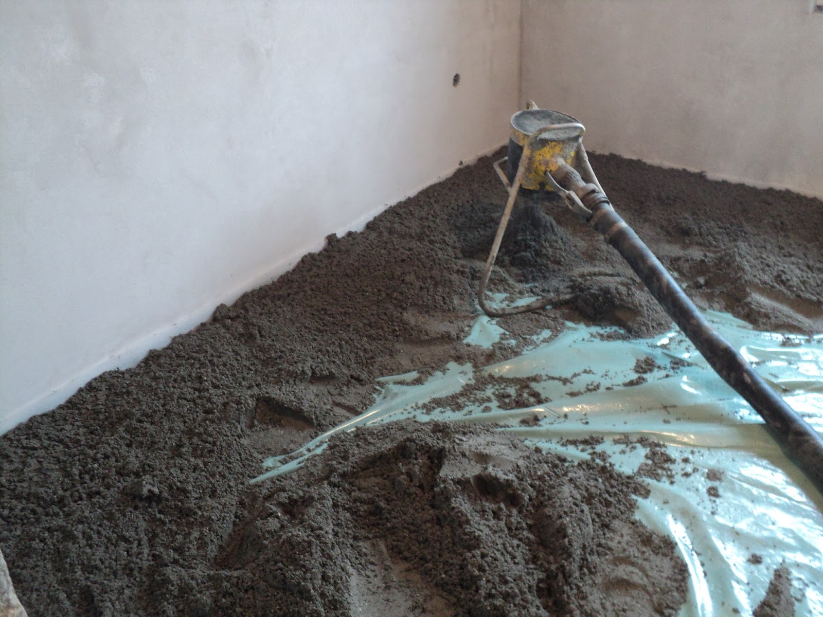 estrih-glazura-industrijski betoni: Plivajući cementni estrih