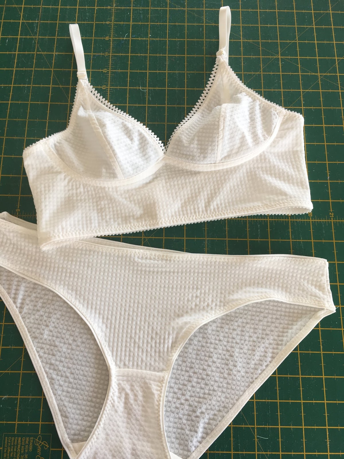 Bloom's Endless Summer: Bobbely Watson bra and bikini set