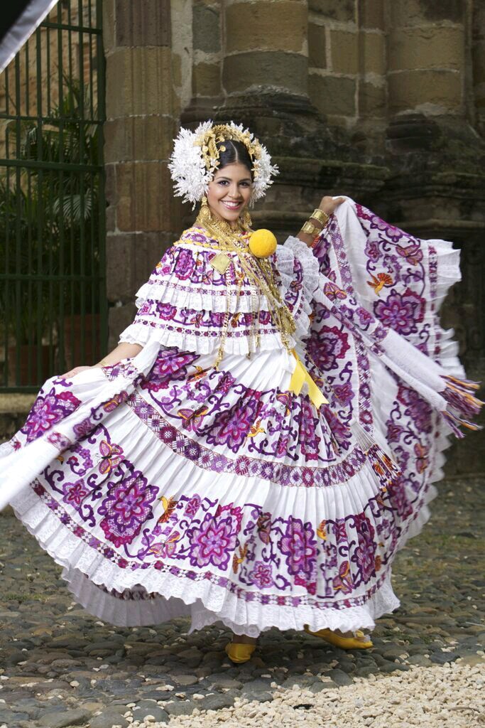 Folklor de Panamá Grupo 12D : la pollera
