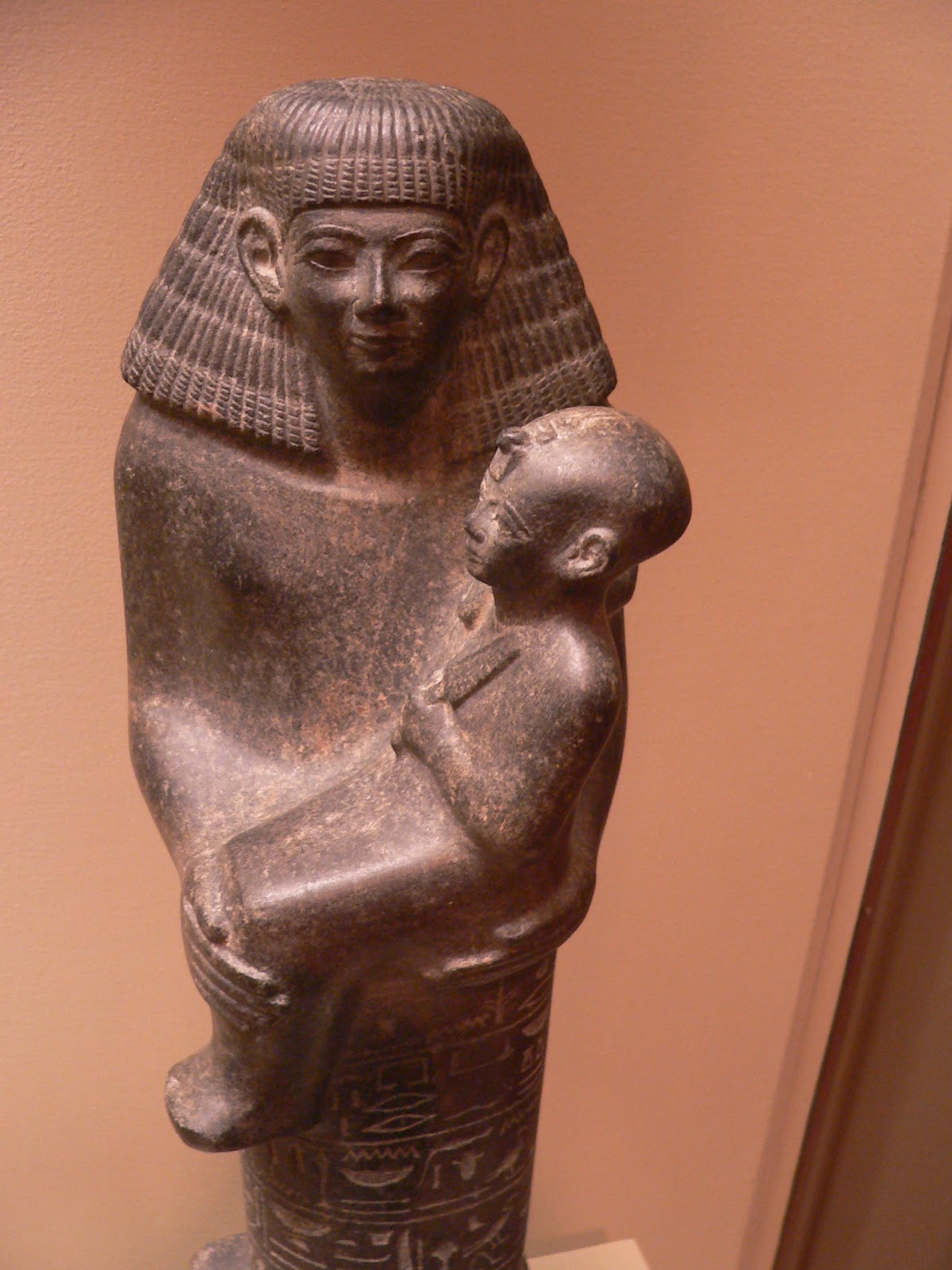 HATSHEPSUT PROJECT: Statue of Senenmut and Neferure - Field Museum ...