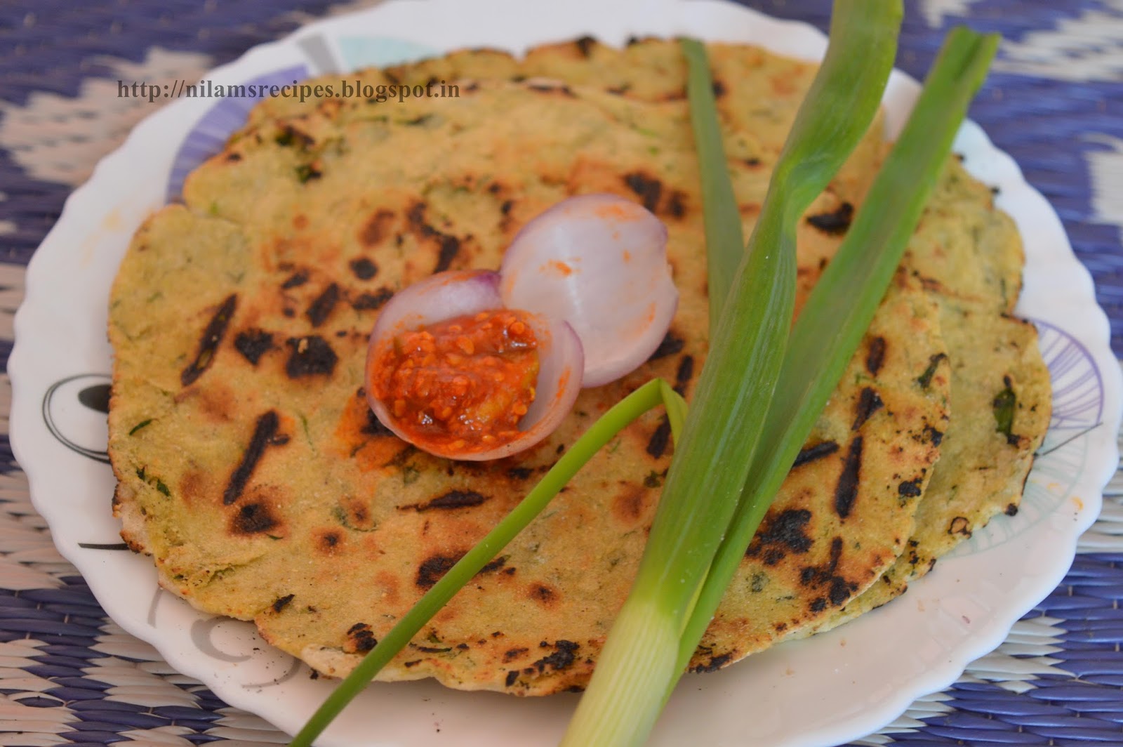 Methichi Bhakri Recipe in Marathi | मेथीची भाकरी | Nilam's Recipes