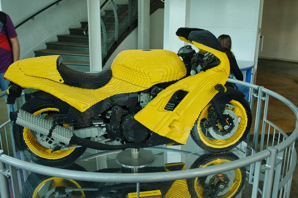 Triumph Daytona 1200 by LEGO - Lsr Bikes