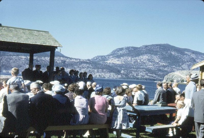 Beautiful Life of Canada in the Late 1950s Through Amazing Kodachrome ...