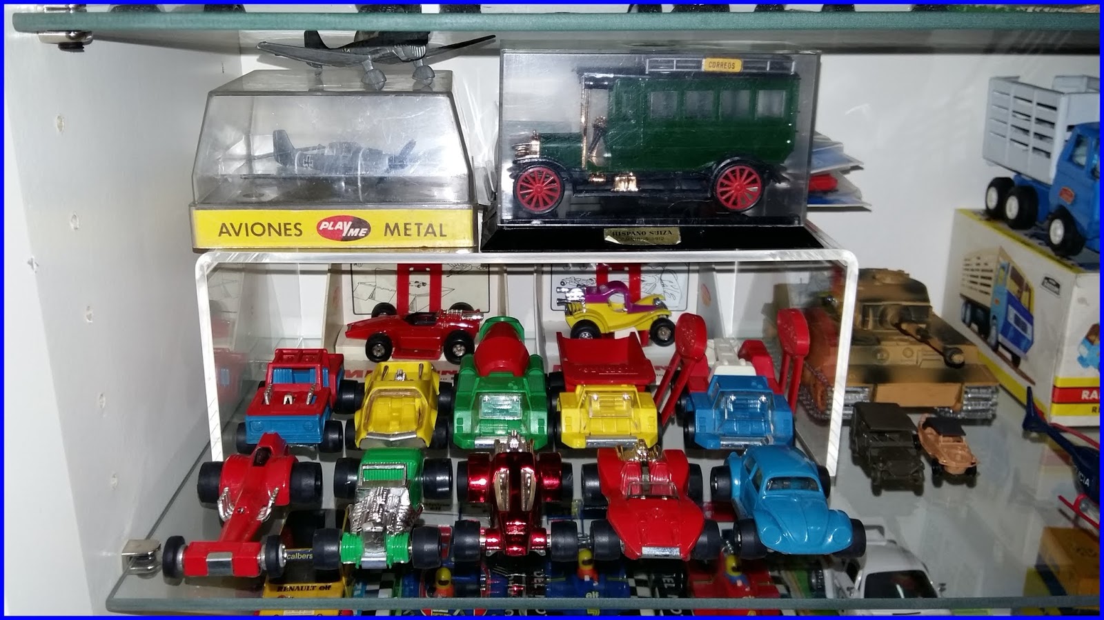 EL KIOSKO DE AKELA: J.M. PADILLA UNA ENCICLOPEDIA Y UN COLECCIONISTA