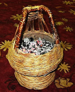 CHINAR SHADE : KANGRI IS A CULTURAL LEGACY OF KASHMIRIS