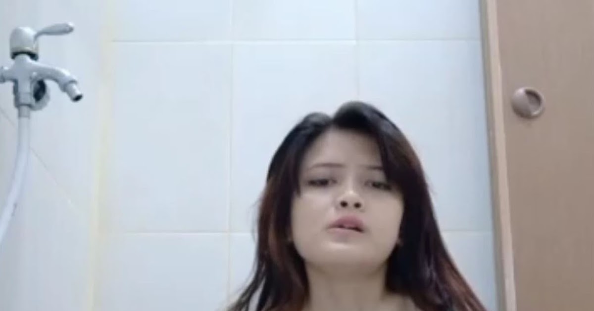 All free for you: Mandi Sambil Live Bugil