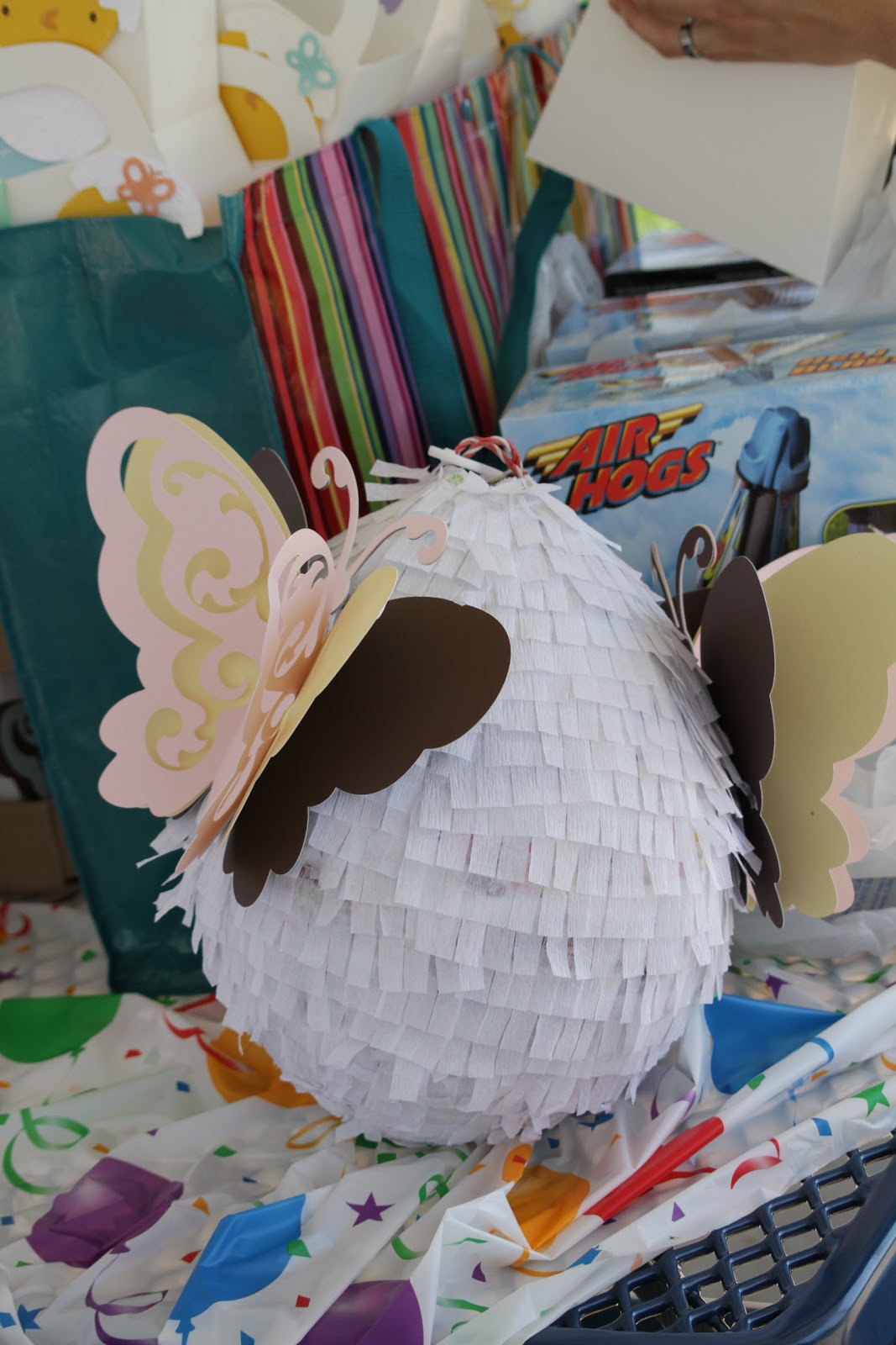Kelly's Memory Craft: Handmade Pinata for My Daughter's 3rd Birthday Party