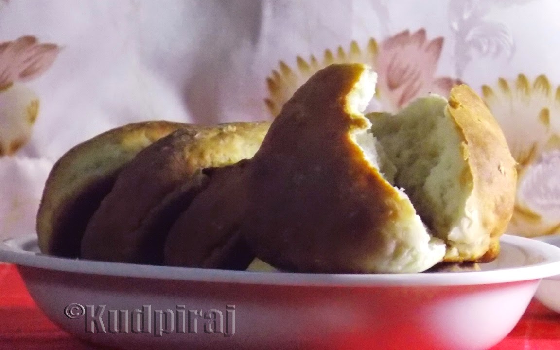 Kudpiraj's Garam Tawa: Goan Poi(Poee/Paav Bread) - Christmas Special