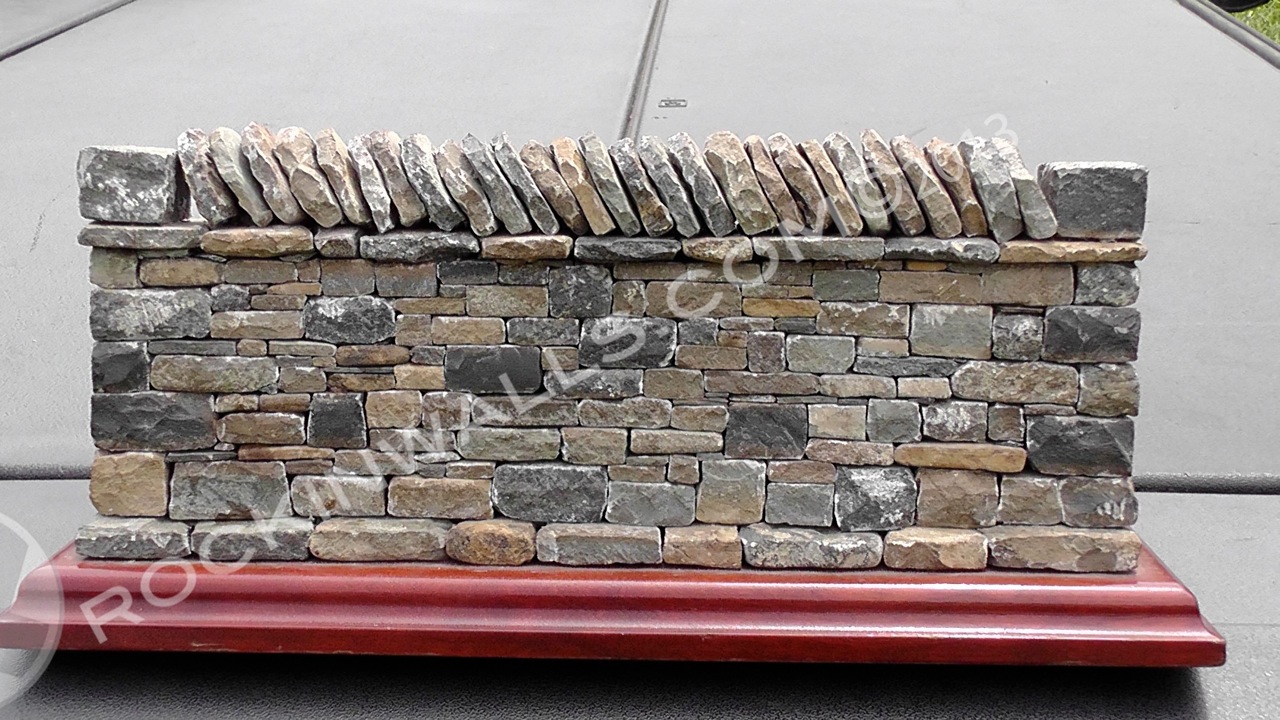 Stone Art Blog: Miniature stoneworks. Giants amongst pebbles.