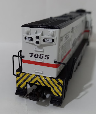 MODELS FERROVIAS BRASIL: LOCOMOTIVA EMD G-12 FEPASA FASE 3 7055 CORAL ...