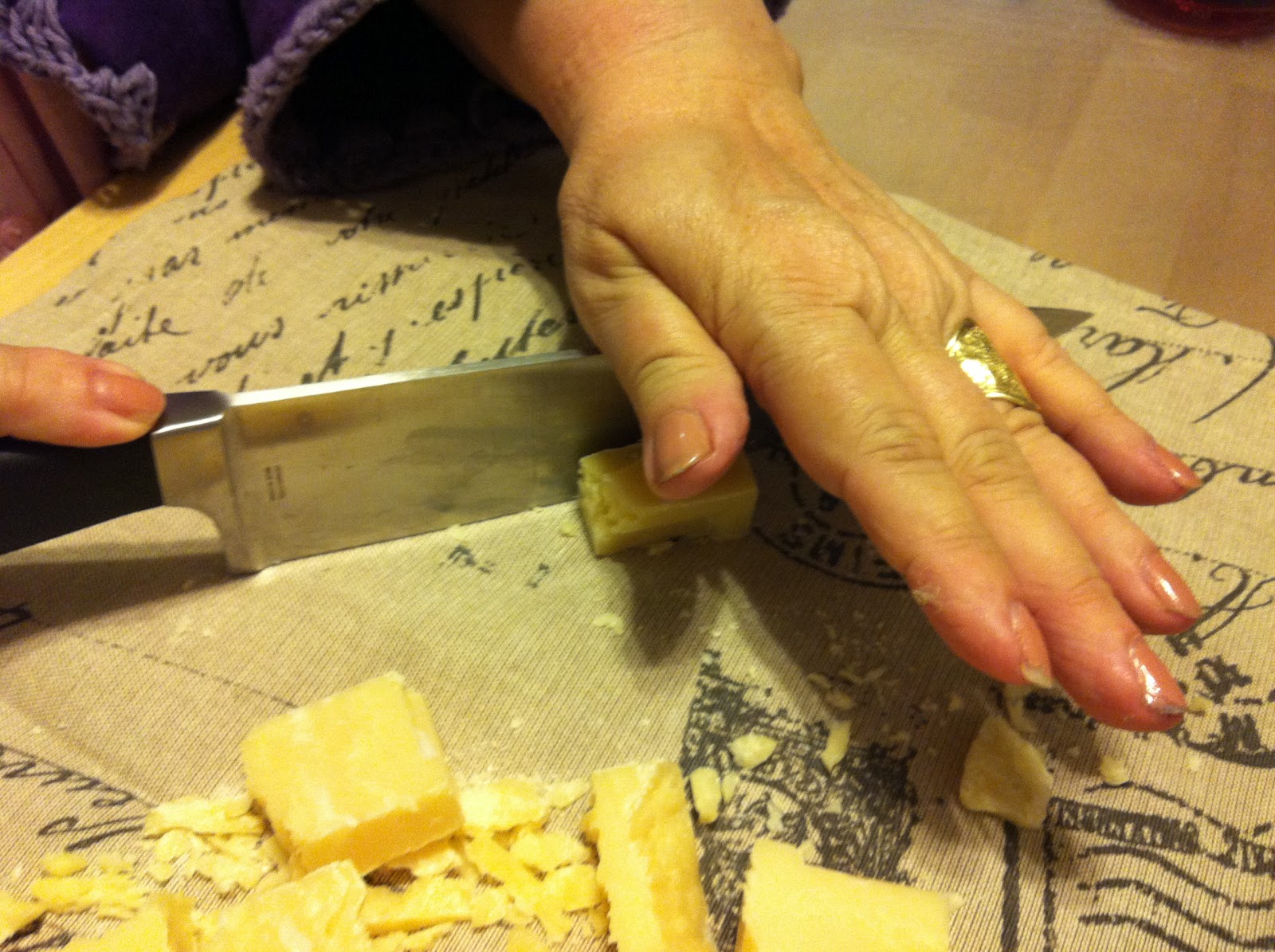 C'est La Vie: How to Cut A Cube of French Soap