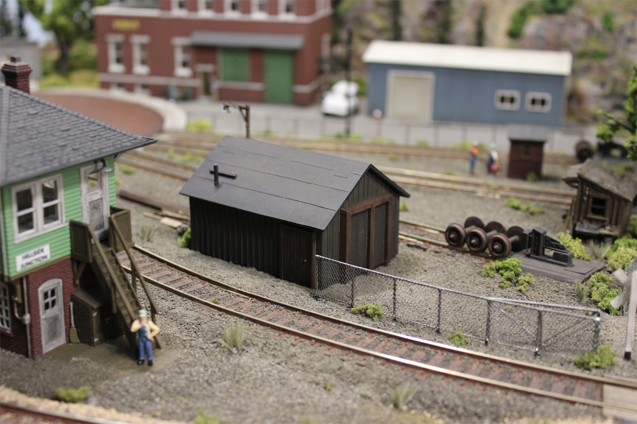 Layout Scenery Part VI - Final Details - TY'S MODEL RAILROAD