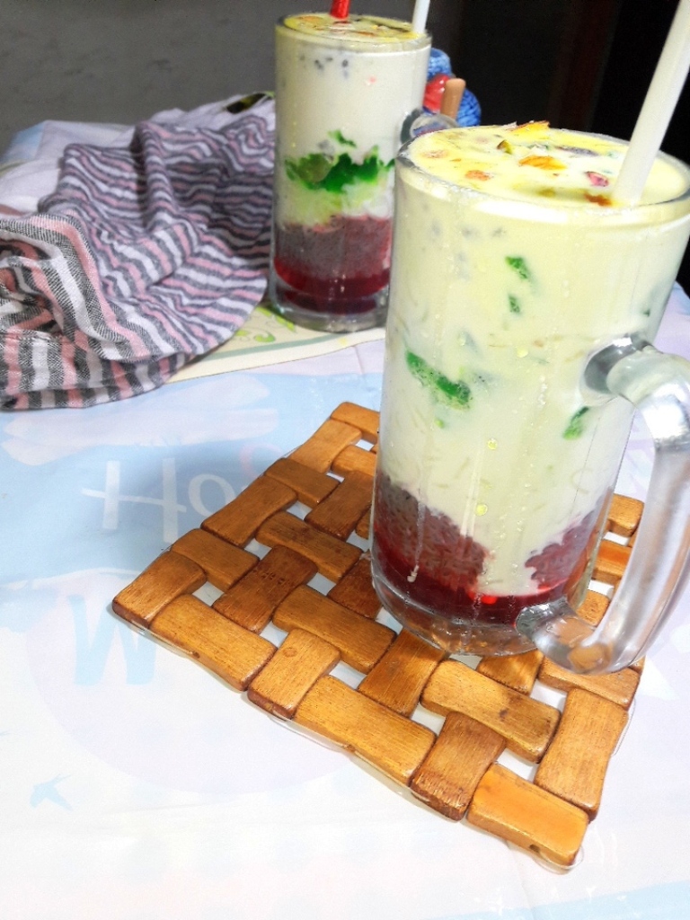 Falooda Milkshake Recipe - Yummy Traditional