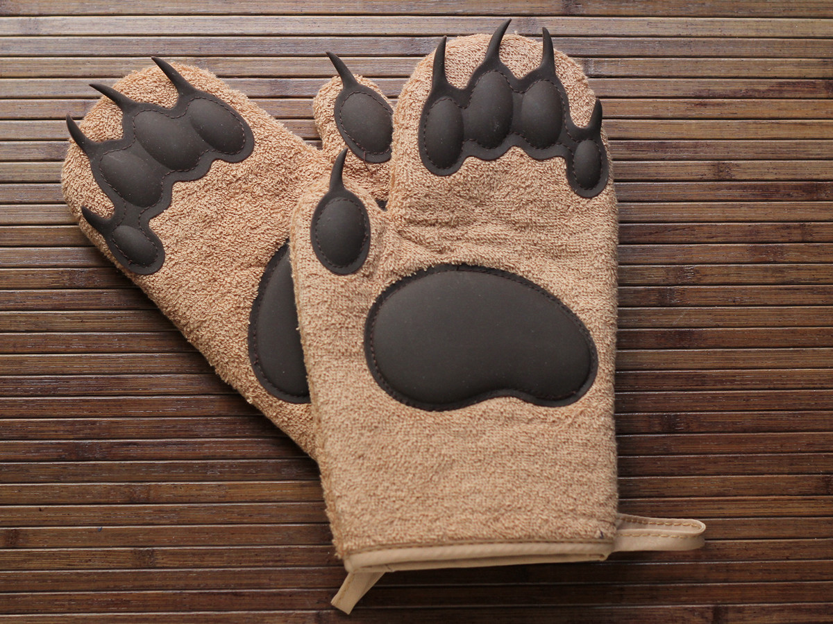 Cookistry's Kitchen Gadget and Food Reviews: Bear Hands
