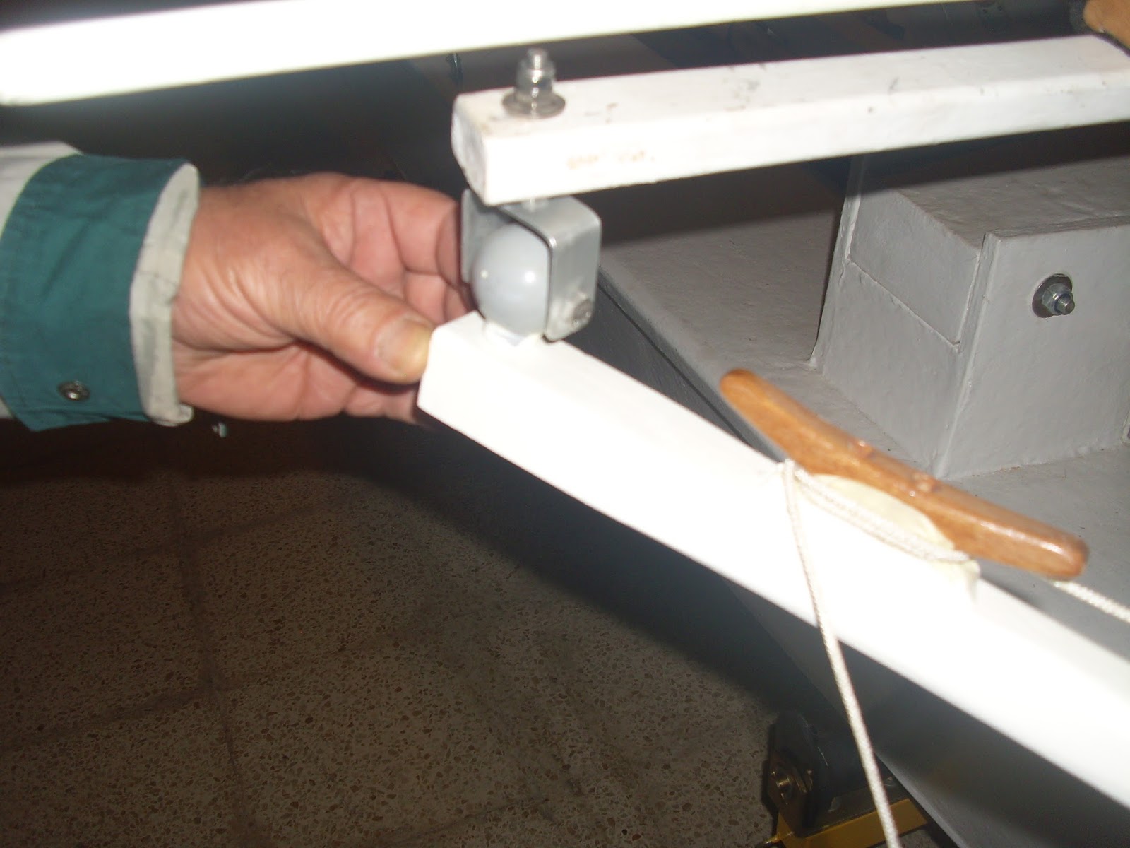 Hobby Kat building: Design/build issues/comments