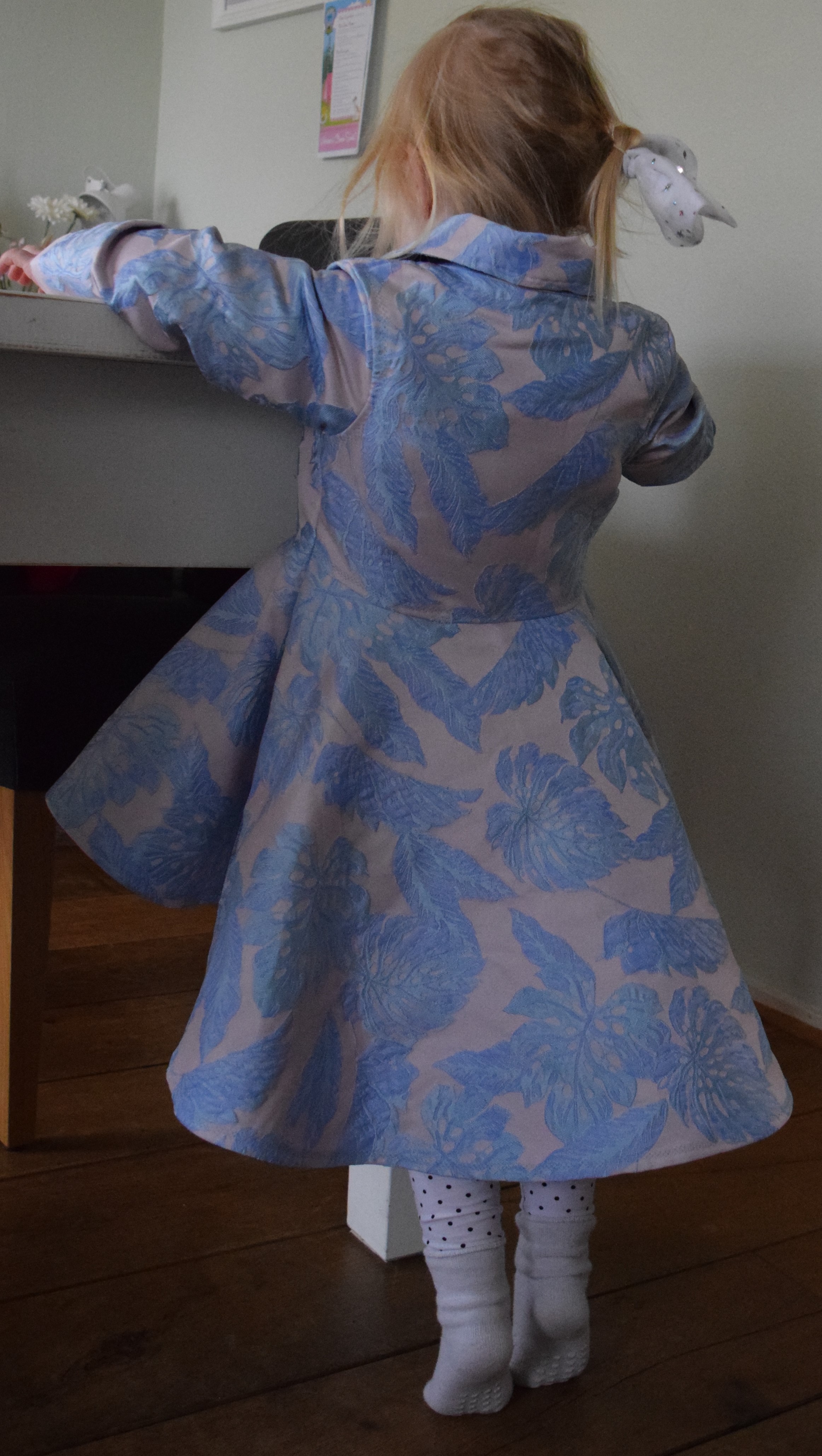 Pattern review: Violet field threads: Valentina Coat