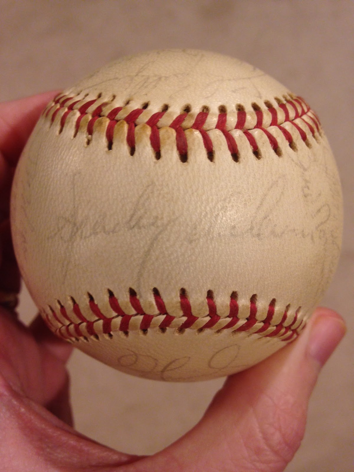 Cincinnati Reds Baseball Card Collector: 1974 Reds Team Signed Baseball