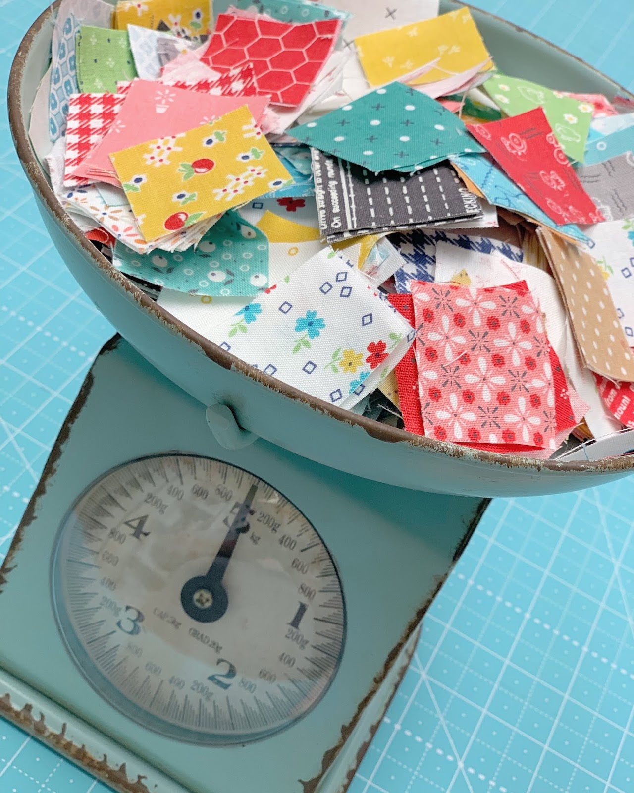 Bee In My Bonnet: Vintage Block Along - Week 23 - Penny Candy Block!!