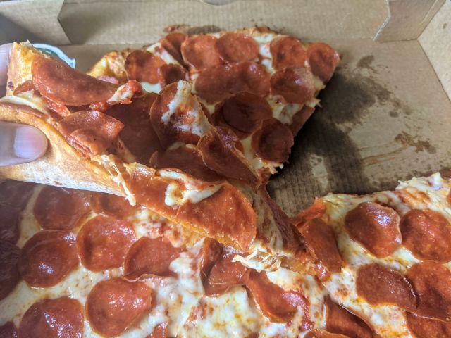 Review: Papa John's - Shaq-a-Roni Pizza