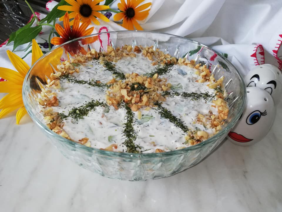 Sunčane staze: Tarator / taratur salata - hladna supa koja se često ...