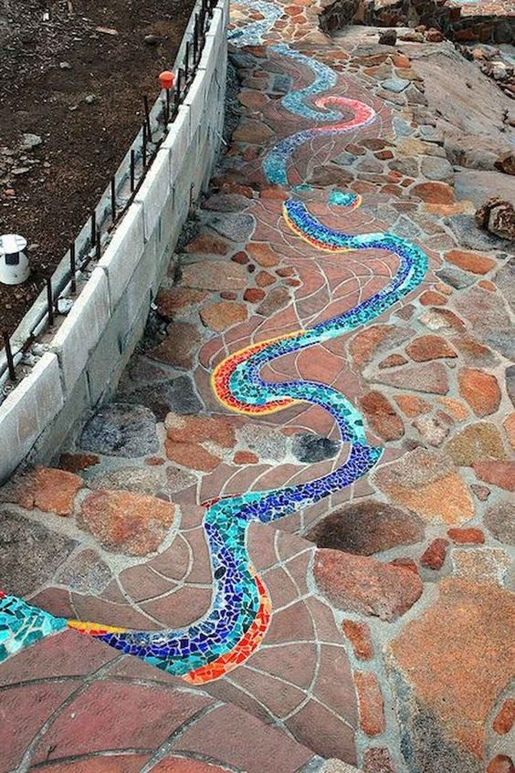56 Wonderful DIY Mosaic Garden Path Decorations For Your Inspiration ...