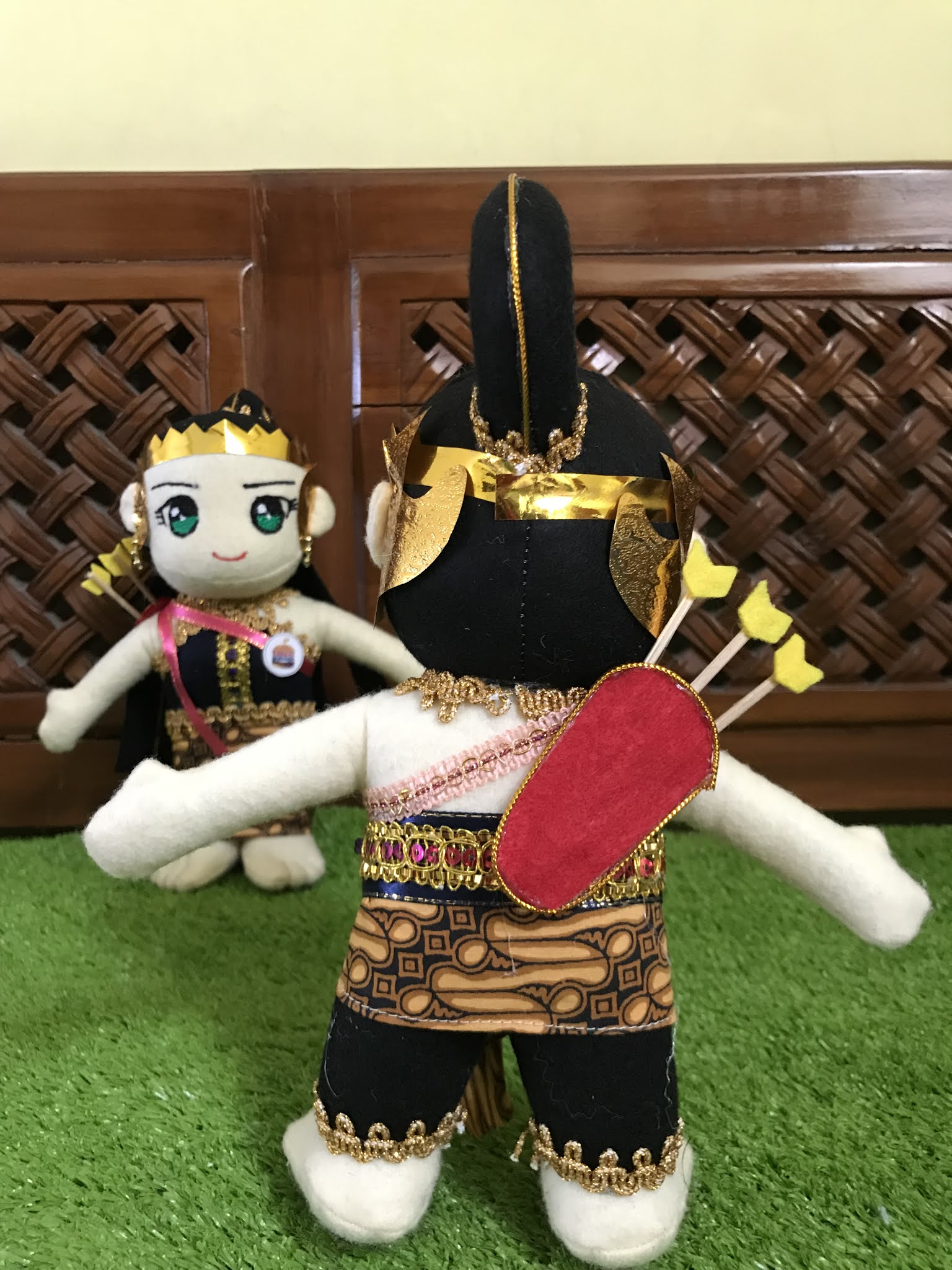 pembuat boneka custom satuan di Solo: World Wayang Summit Monas 2012