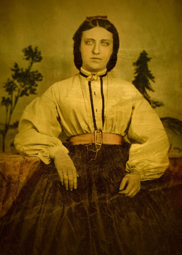 39 Stunning Photos of Upper-Class Girls in the Mid-19th Century ...