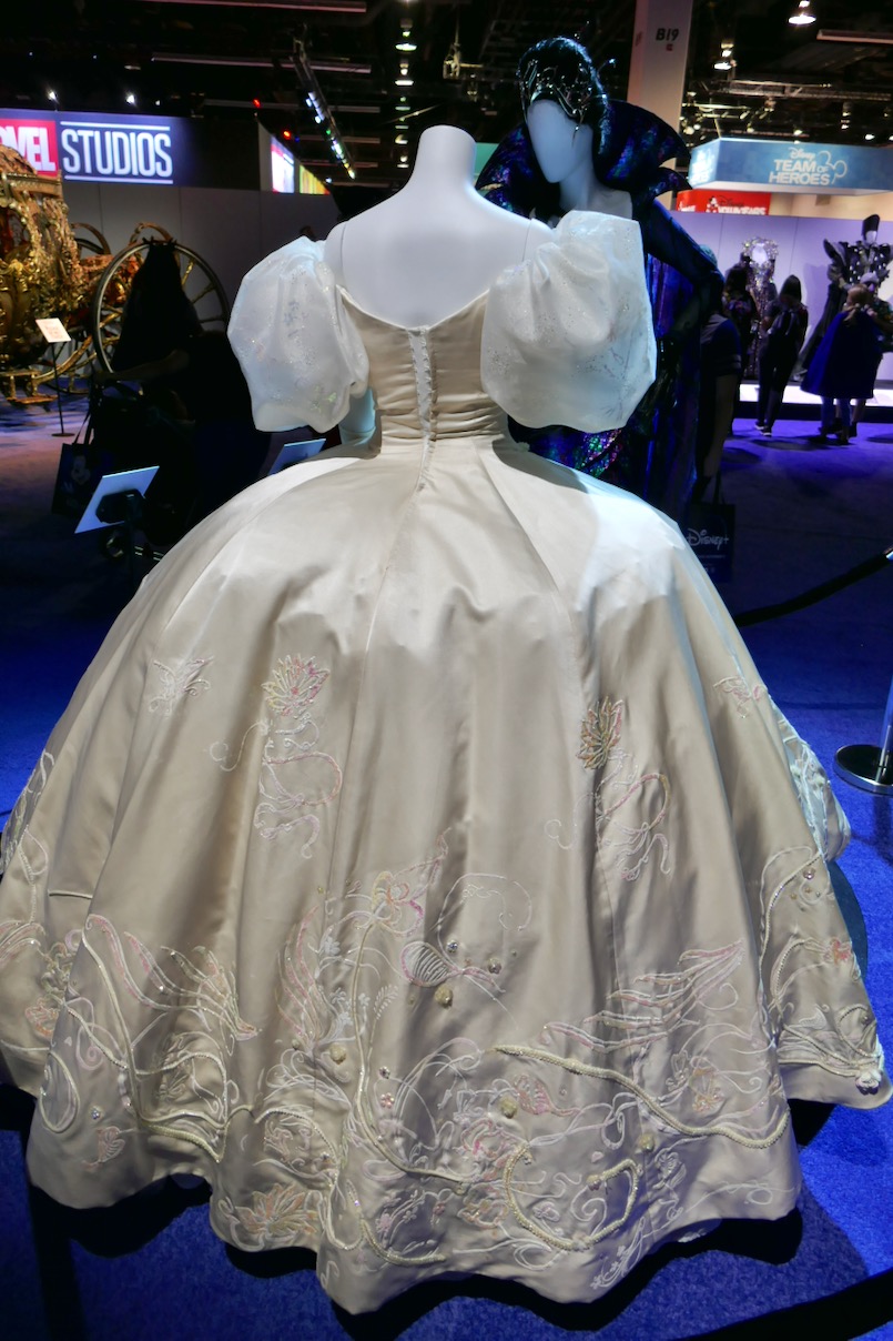 Hollywood Movie Costumes and Props: Screen-worn Enchanted movie ...