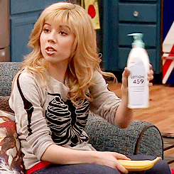 Jennette McCurdy impactada con el viaje (Gif) | Mother Of Troll