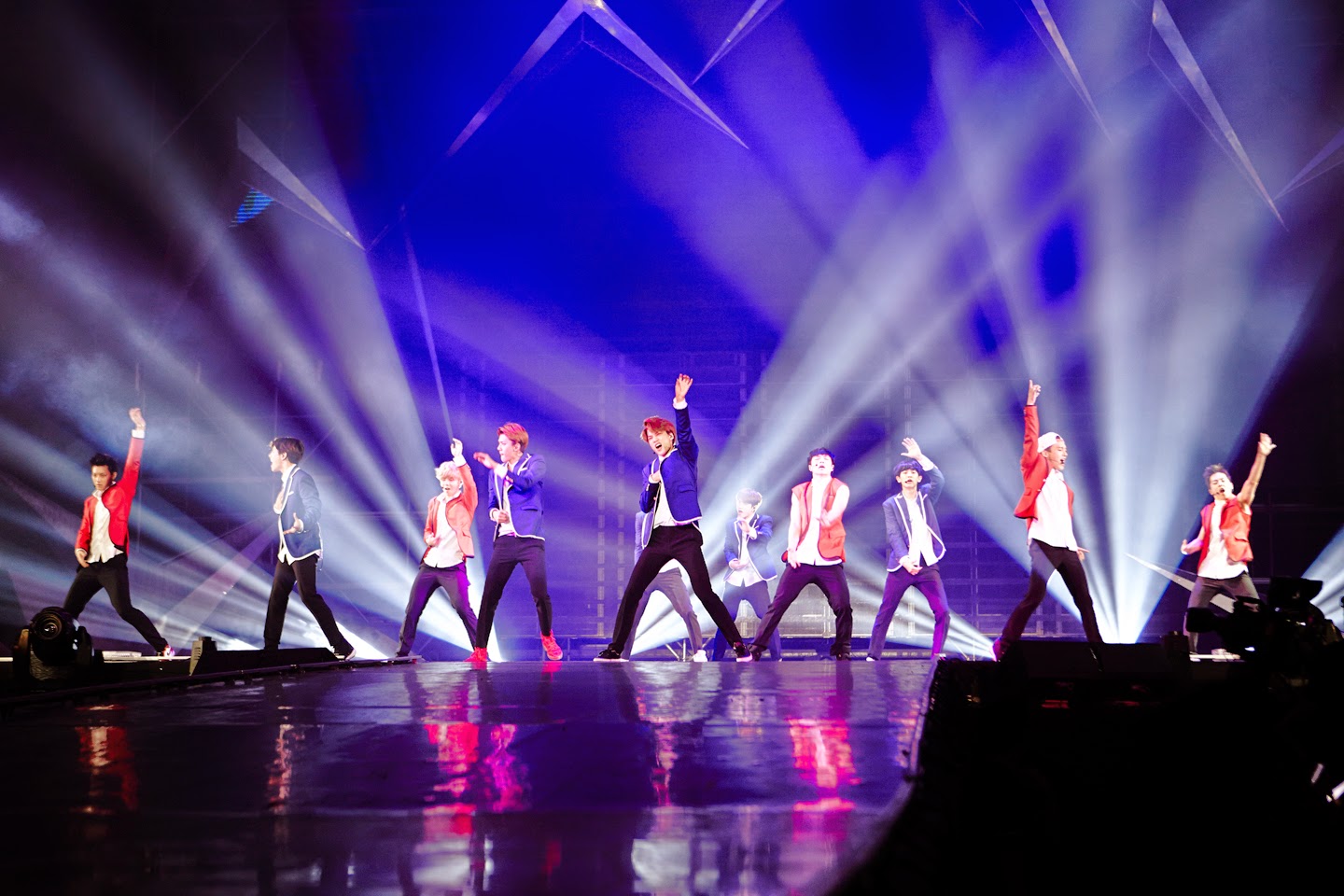 EXO Holds its First Ever Concert in Singapore