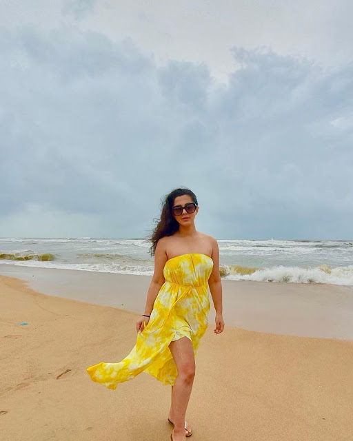 Oshin Sitaula TV Presenter Recent Beautiful Pictures