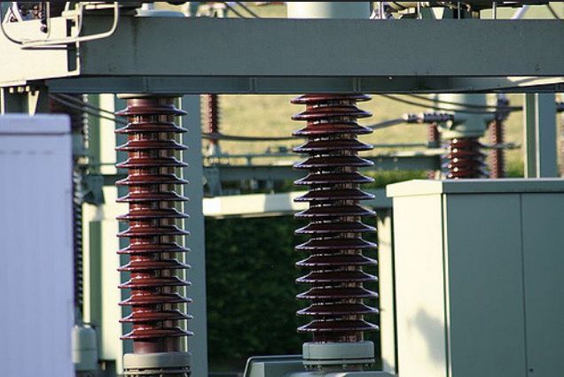 Pengertian dan Penjelasan Sifat Bahan Listrik : Konduktor, Isolator ...