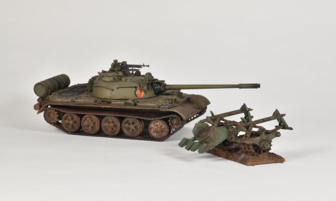 RedStar Heroes: T-55A + KMT-5 mine clearing device (East Germany)