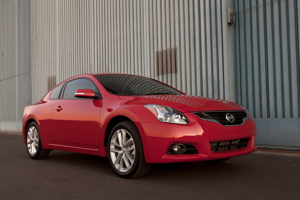 Nissan Altima Coupe 2011