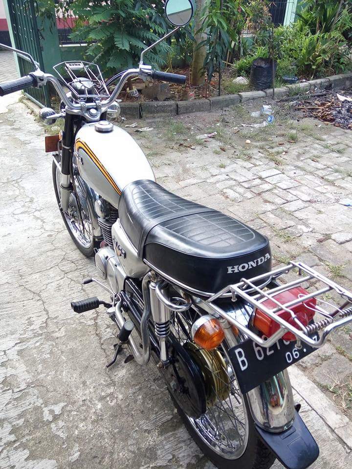 Dijual Motor Klasik Honda CB100 Tahun 76. - LAPAK MOBIL DAN MOTOR BEKAS