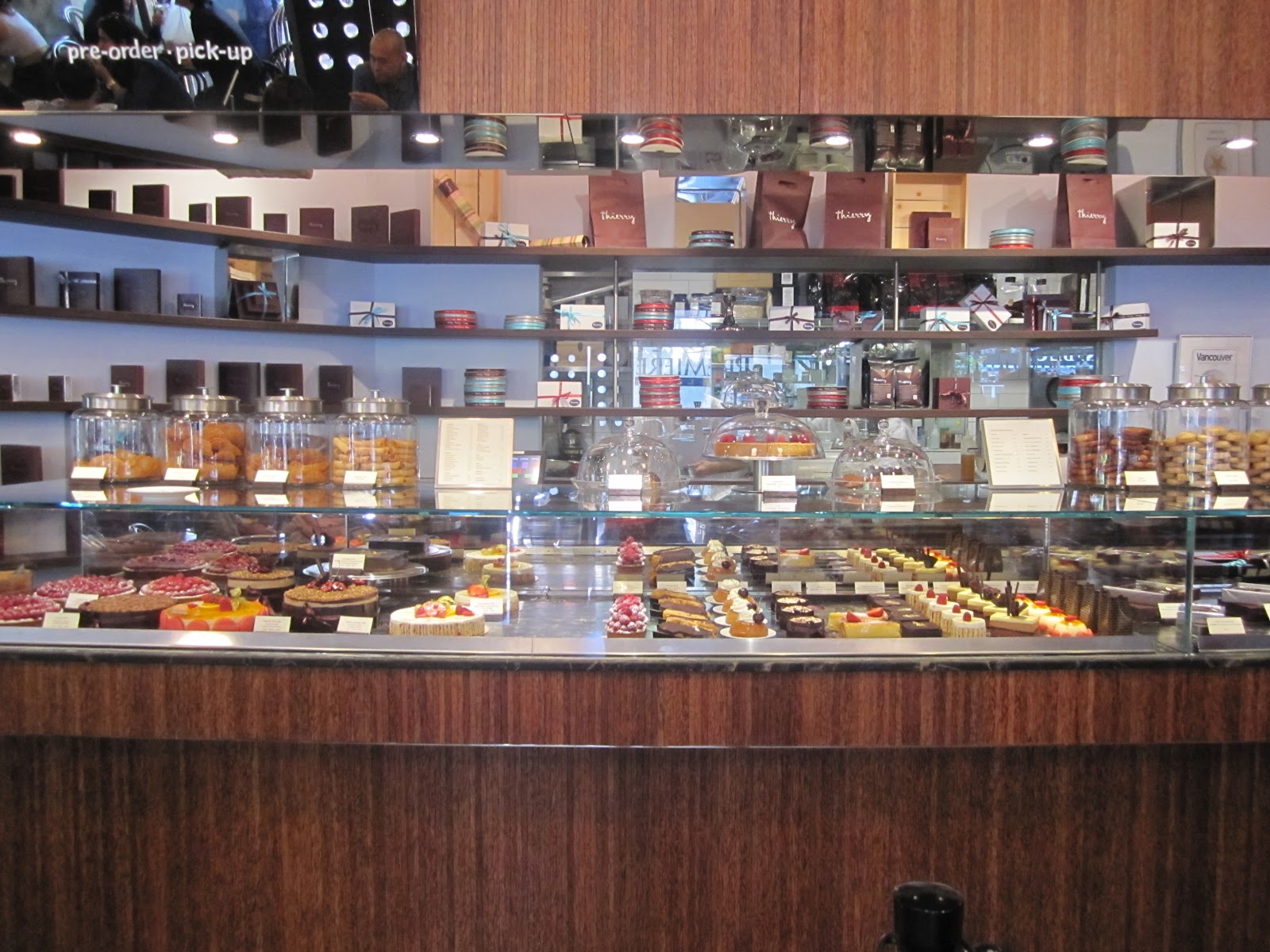 Twin Aquarius: Thierry Chocolaterie Patisserie Cafe