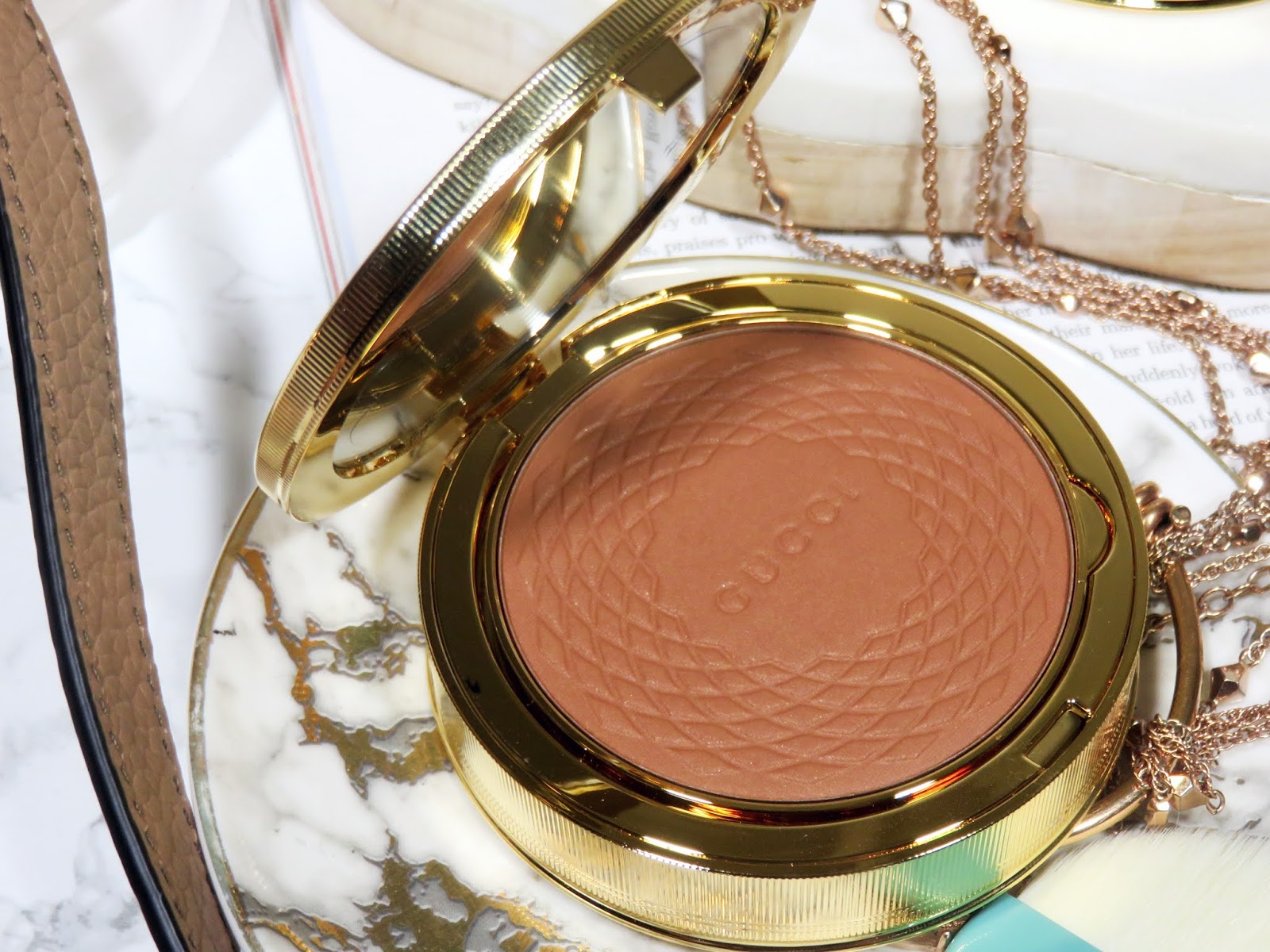 | Review | Gucci Beauty Poudre De Beauté Éclat Soleil Bronzing Powder ...