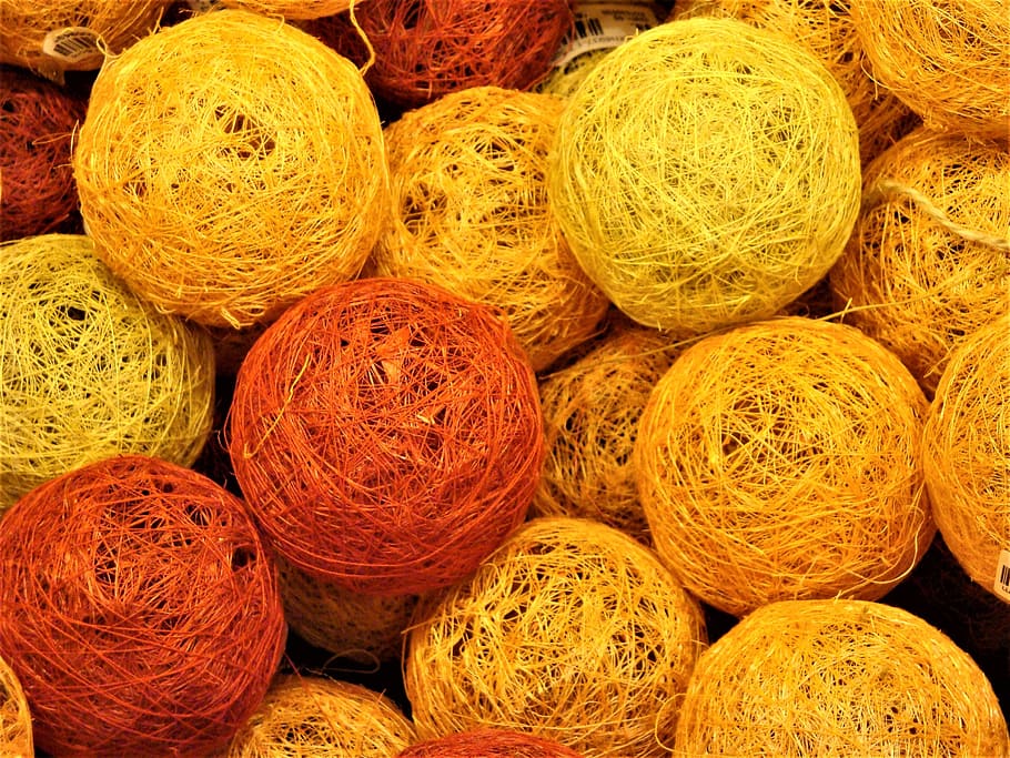 DIY Yarn Balls ~ Art & Crafts