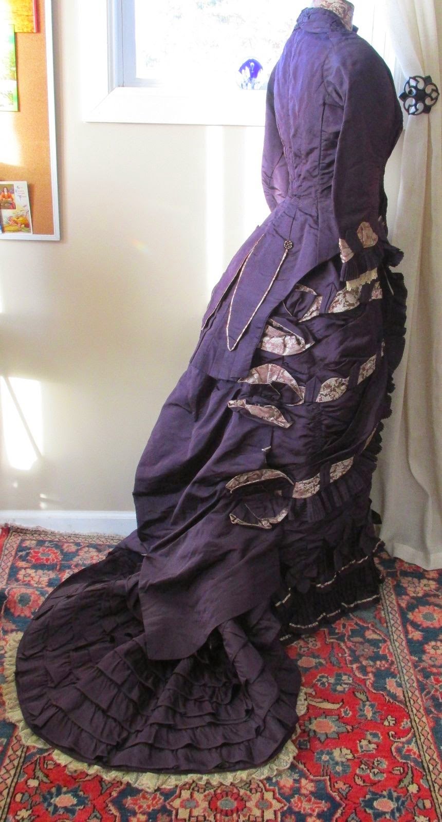 All The Pretty Dresses: Purple Bustle Dress