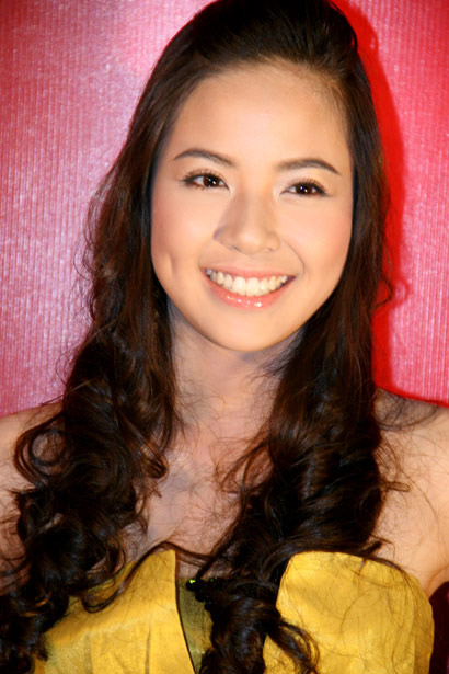 Asian girl with beautiful dimple