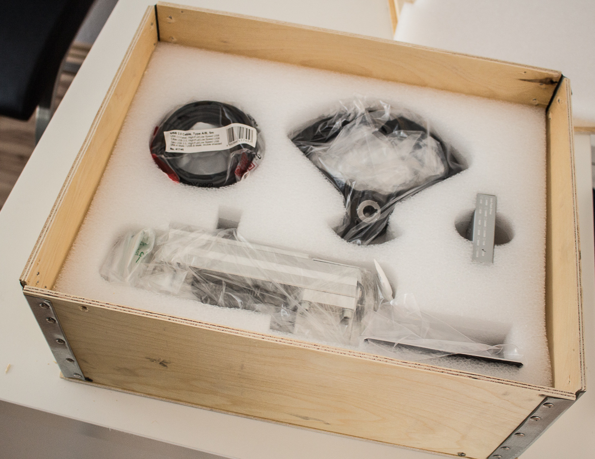 Boeing 737.800 simulator: Steering tiller from FSC mounted