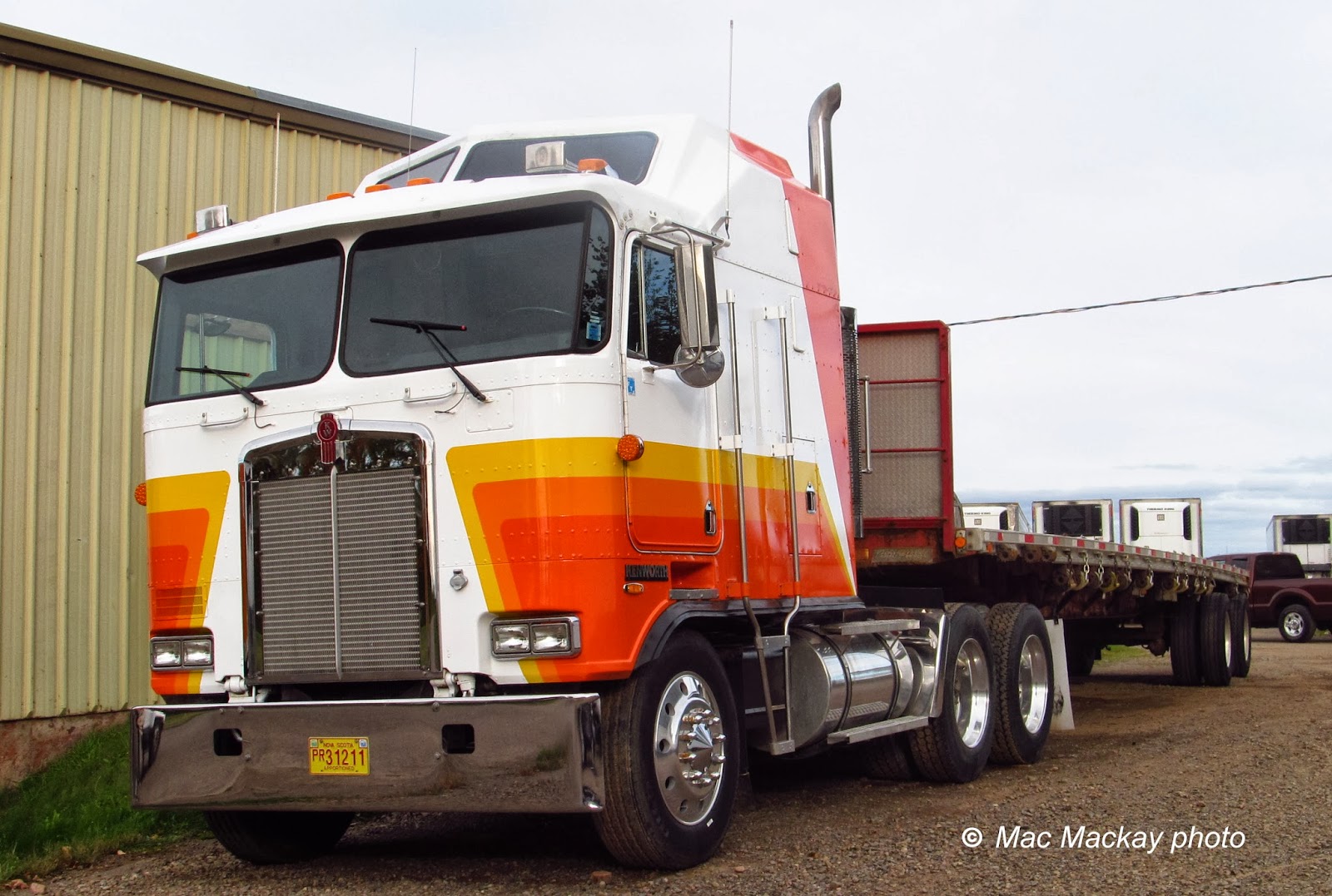 Truckfax: Kenworth Aerodyne COE - blasting in from the past