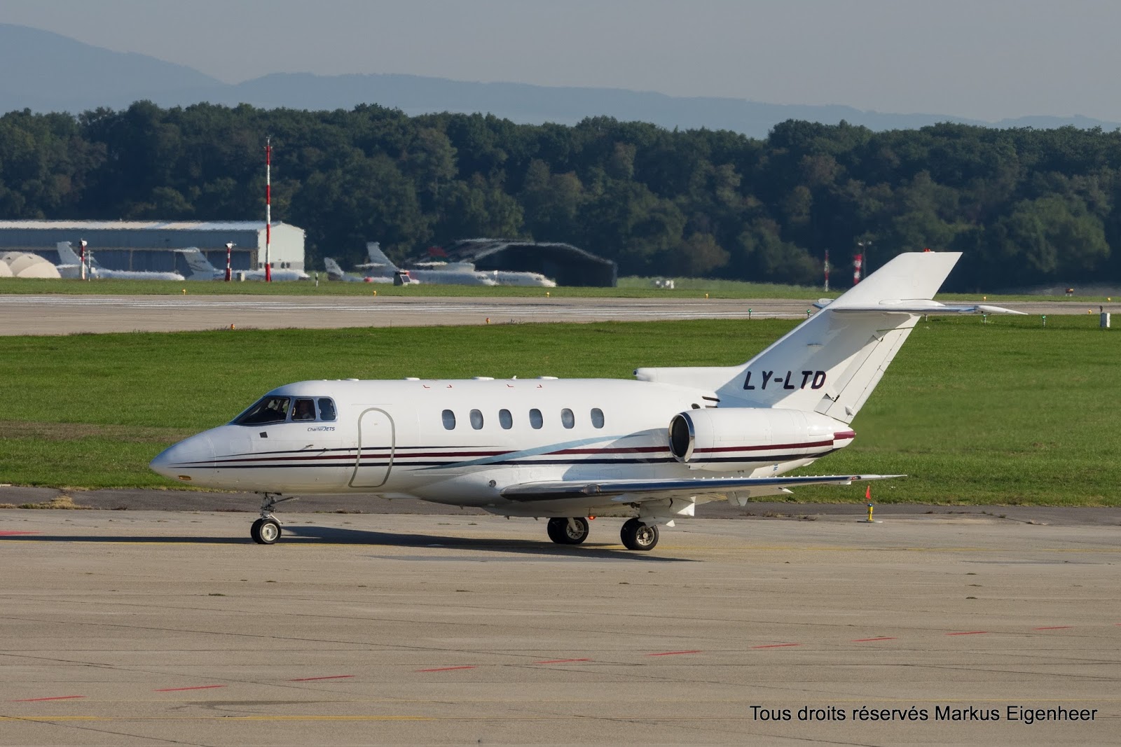 FLUGZEUGE Privatjets etc: LY-LTD Raytheon Hawker 800XP H25B > LTC