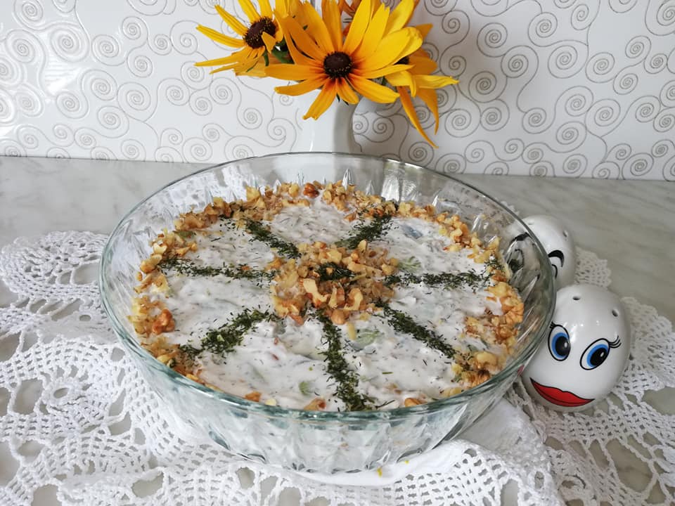 Sunčane staze: Tarator / taratur salata - hladna supa koja se često ...